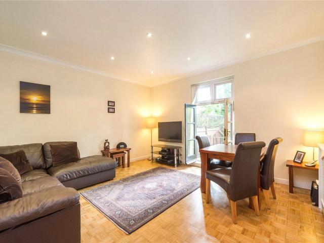 1 bedroom property in Camden Road, Camden, London, NW1 £2,300 pcm | Chestertons