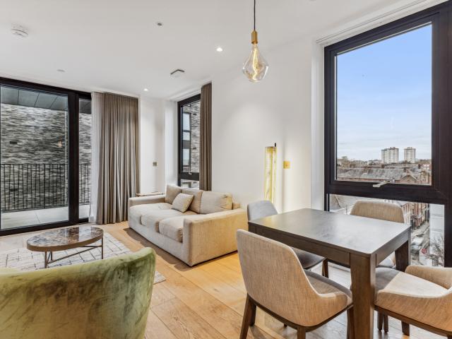 1 bedroom property in Camley Street, Kings Cross, London, N1C £4,350 pcm | Chestertons