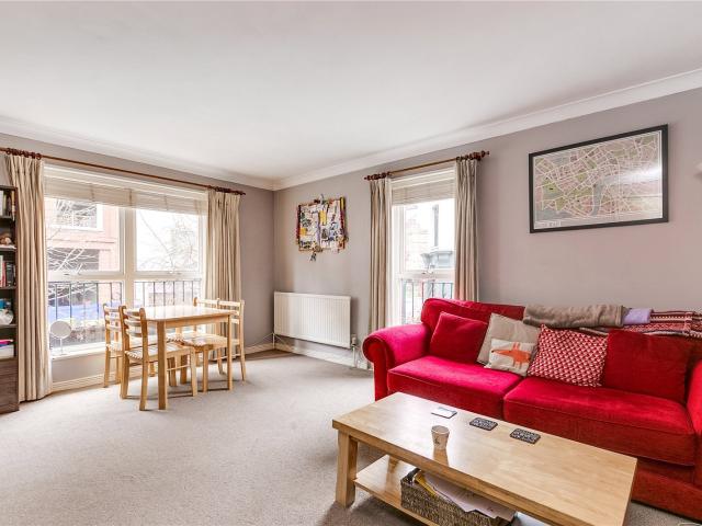 1 bedroom property in Candishe House, 1 Queen Elizabeth Street, London, SE1 £2,150 pcm | Chestertons