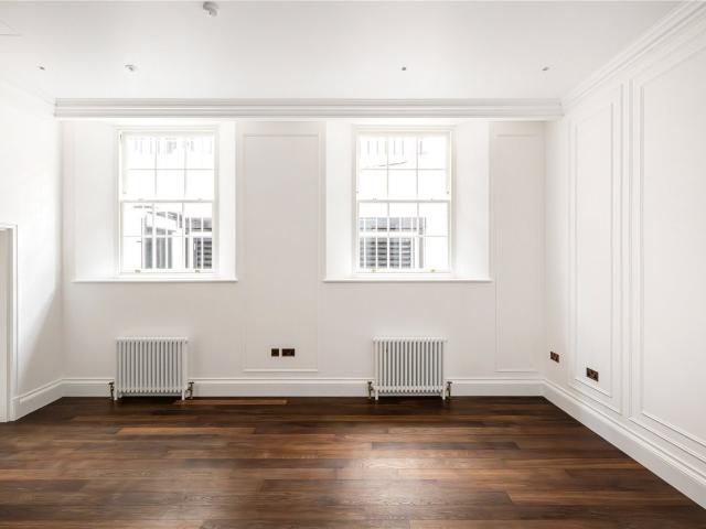 1 bedroom property in Charles Street, London, W1J £5,416 pcm | Chestertons