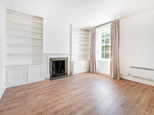 1 bedroom property in Chesham Place, Belgravia, London, SW1X £3,000 pcm | Chestertons