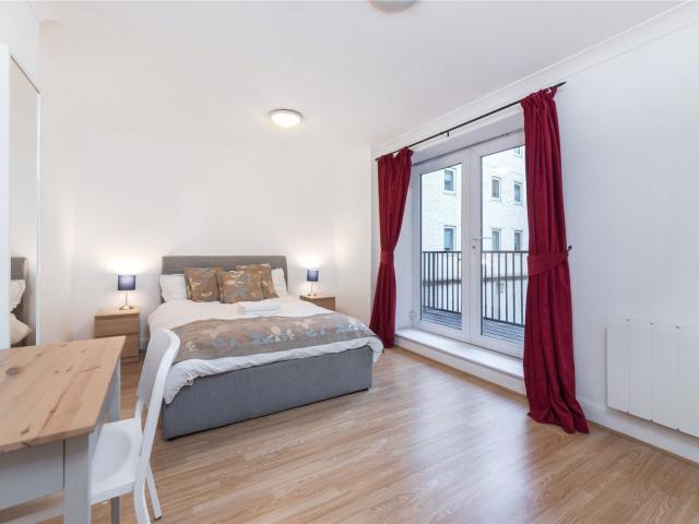 1 bedroom property in Aria House, 5 15 Newton Street, Covent Garden, WC2B £2,816 pcm | Chestertons
