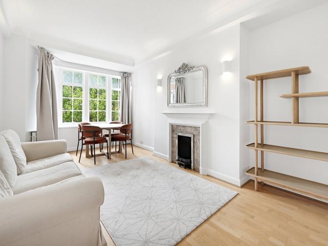 1 bedroom property in Ashley Court, Morpeth Terrace, London, SW1P £2,850 pcm | Chestertons