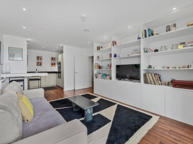 1 bedroom property in Atlantic Point, 2 Harrison Walk, Greenwich, SE10 £2,200 pcm | Chestertons