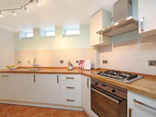 1 bedroom property in Barrowgate Road, Chiswick, London, UK, W4 £1,950 pcm | Chestertons