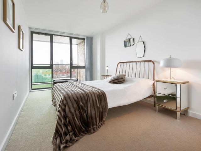 1 bedroom property in Ginger Line Building, 281 The Highway, London, E1W £2,600 pcm | Chestertons