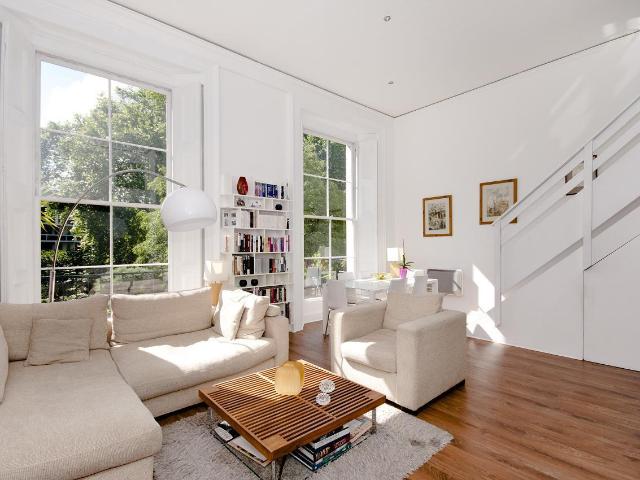 1 bedroom property in Gloucester Gardens, Bayswater, Hyde Park, London, W2 £2,750 pcm | Chestertons