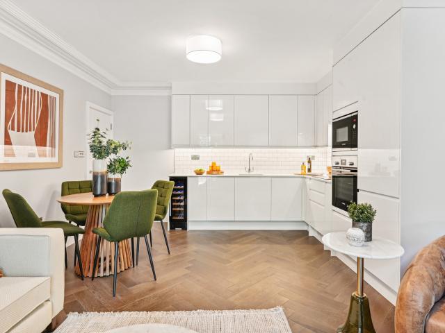1 bedroom property in Gloucester Road, South Kensington, London, SW7 £5,416 pcm | Chestertons