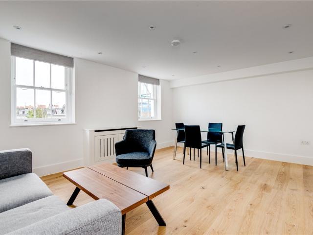 1 bedroom property in Dove Mews, South Kensington, London, SW5 £3,000 pcm | Chestertons