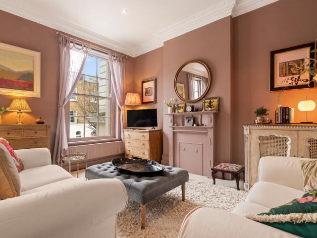 1 bedroom property in Danbury Street, Angel, Islington, London, N1 £3,500 pcm | Chestertons