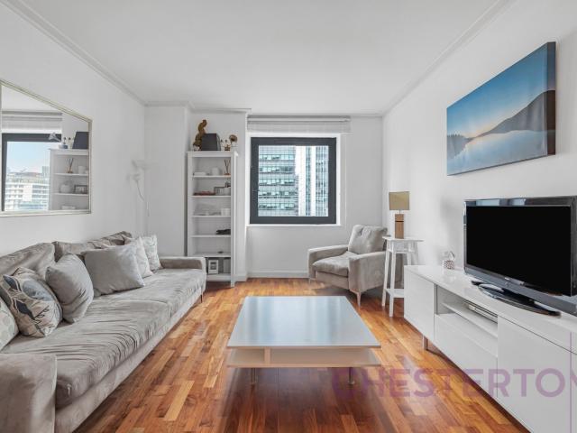 1 bedroom property in Discovery Dock Apartments East, 3 South Quay Square, London, E14 £2,500 pcm | Chestertons