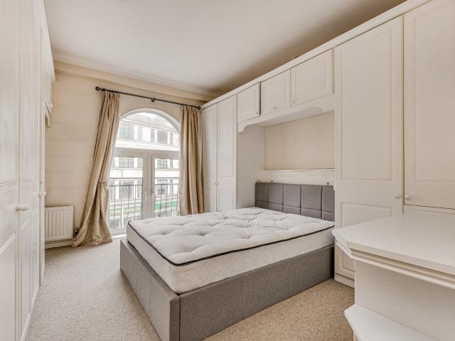 1 bedroom property in Falcon Road, London, SW11 £1,750 pcm | Chestertons