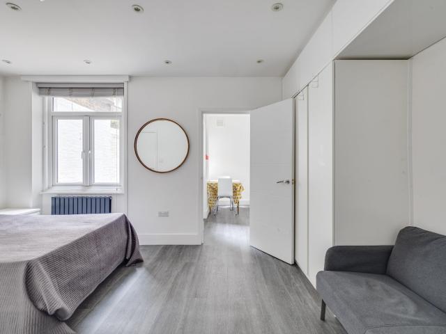 1 bedroom property in Finborough Road, London, SW10 £2,166 pcm | Chestertons