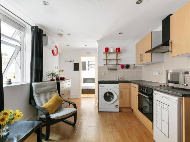 1 bedroom property in Firle Place, Inman Road, London, SW18 £1,500 pcm | Chestertons