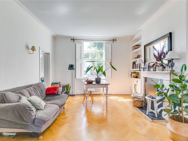 1 bedroom property in Kentish Town Road, Camden, London, NW1 £2,100 pcm | Chestertons