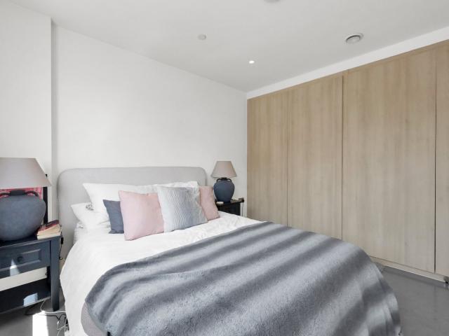1 bedroom property in Holmes Road, London, NW5 £2,700 pcm | Chestertons