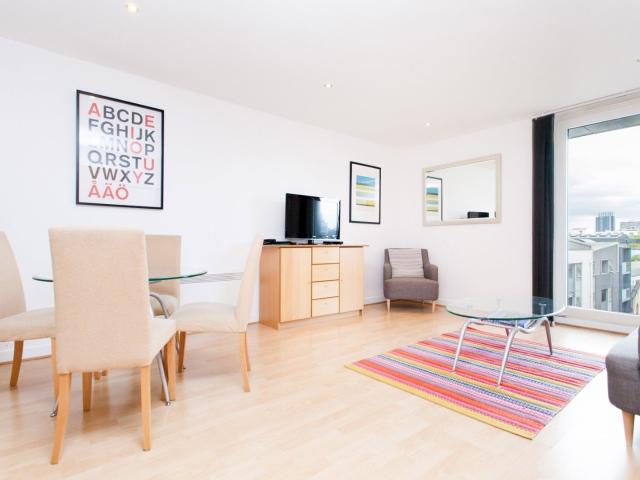 1 bedroom property in Horse Shoe Court, 11 Brewhouse Yard, London, EC1V £2,800 pcm | Chestertons
