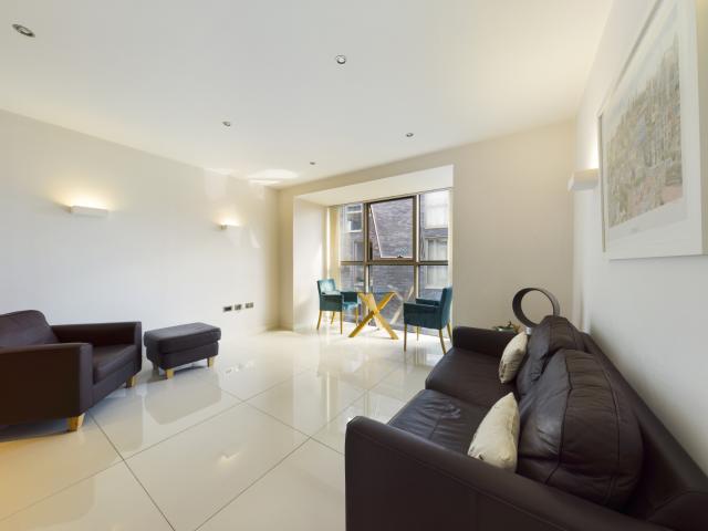 1 bedroom property in Haven Way, London, SE1 £2,200 pcm | Chestertons