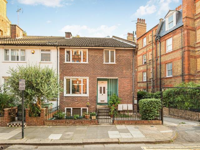 1 bedroom property in Hamlet Gardens, Hammersmith, London, UK, W6 £1,900 pcm | Chestertons