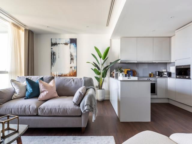 1 bedroom property in Harbour Way, London, E14 £2,750 pcm | Chestertons