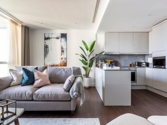 1 bedroom property in Harbour Way, London, E14 £2,765 pcm | Chestertons