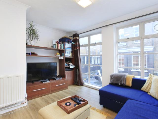 1 bedroom property in Hillgate Place, Balham Hill, Clapham South, SW12 £2,000 pcm | Chestertons