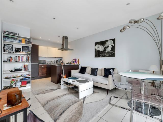 1 bedroom property in Oval Road, London, NW1 £2,500 pcm | Chestertons