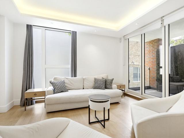 1 bedroom property in Logan House, 1 Logan Place, London, W8 £3,500 pcm | Chestertons