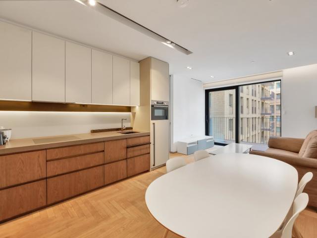 1 bedroom property in Lewis Cubitt Walk, Kings Cross, London, N1C £3,250 pcm | Chestertons