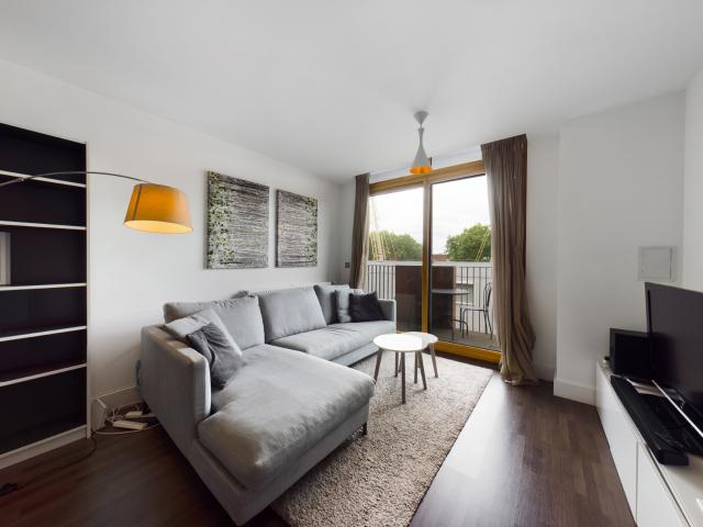 1 bedroom property in Leeward Court, 7 17 Yeoman Street, London, SE8 £1,850 pcm | Chestertons