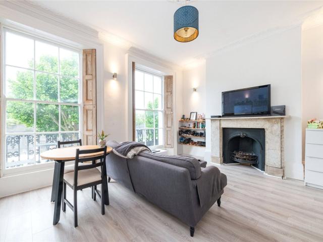 1 bedroom property in Mornington Terrace, Camden, London, NW1 £2,150 pcm | Chestertons