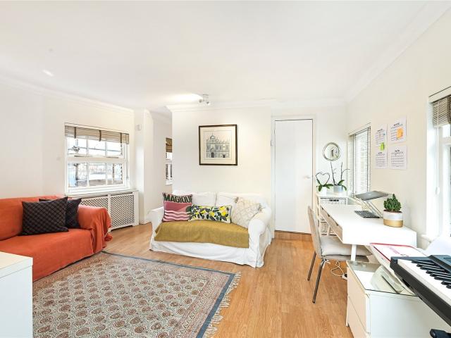 1 bedroom property in Marlborough, 61 Walton Street, London, SW3 £3,250 pcm | Chestertons