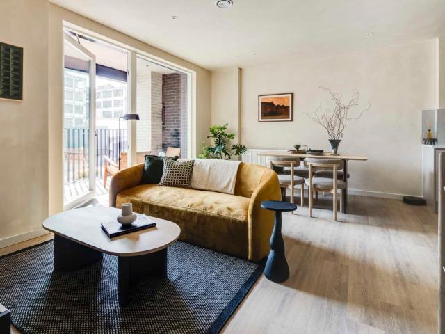 1 bedroom property in Masonry Place, Hayes, Middlesex, UB3 £1,950 pcm | Chestertons
