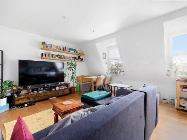 1 bedroom property in Murray Street, London, NW1 £2,145 pcm | Chestertons