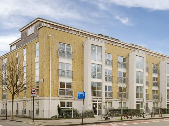 1 bedroom property in Northpoint House, 400 Essex Road, Islington, London, N1 £2,250 pcm | Chestertons