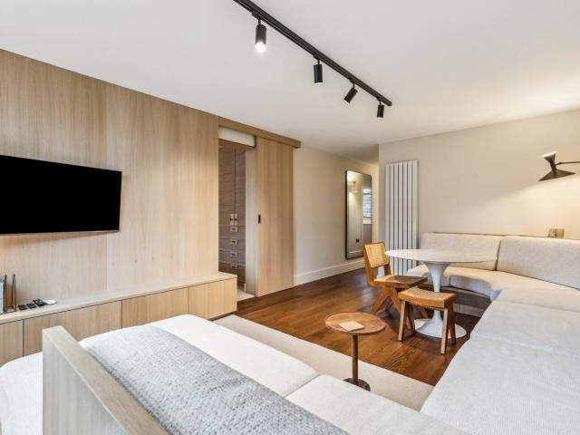 1 bedroom property in South Court, 28 Kersfield Road, London, SW15 £2,500 pcm | Chestertons