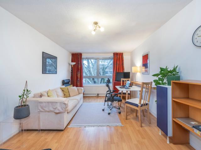 1 bedroom property in Sage Way, London, WC1X £2,145 pcm | Chestertons