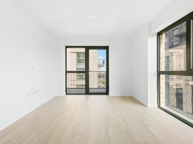1 bedroom property in Scarlet Court, Damsel Grove, London, N4 £2,350 pcm | Chestertons