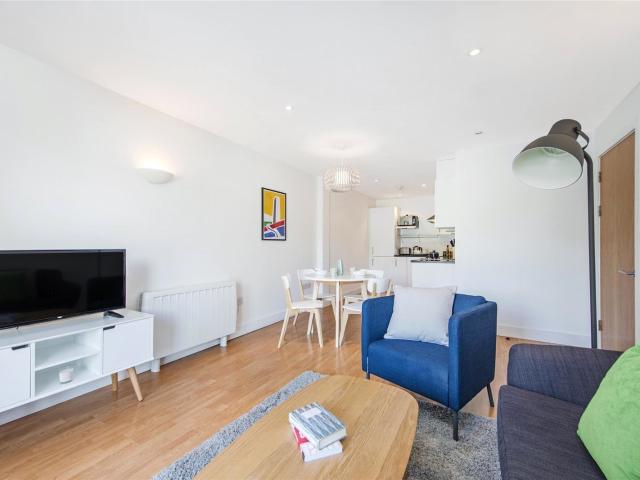 1 bedroom property in Seward Street, London, EC1V £2,750 pcm | Chestertons