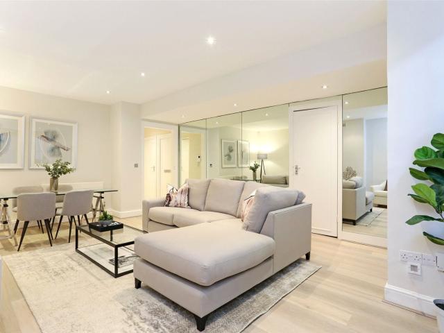 1 bedroom property in Sloane Gardens, London, SW1W £3,500 pcm | Chestertons