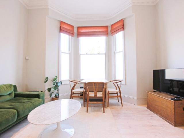 1 bedroom property in St. Lukes Road, Westbourne Park, London, W11 £3,250 pcm | Chestertons