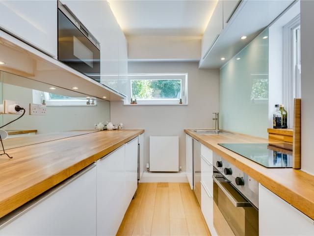 1 bedroom property in St Peters Terrace, Fulham, London, SW6 £2,500 pcm | Chestertons