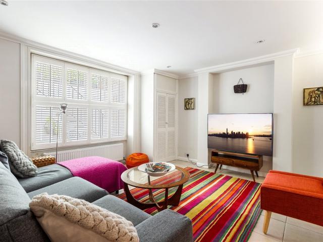 1 bedroom property in Sunderland Terrace, London, W2 £3,200 pcm | Chestertons