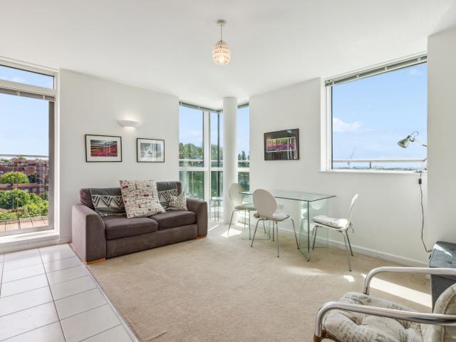 1 bedroom property in Palladio Court, Mapleton Road, London, SW18 £2,250 pcm | Chestertons