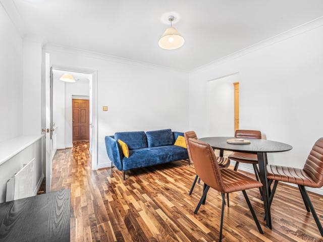 1 bedroom property in Pemberton Row, London, EC4A £2,450 pcm | Chestertons
