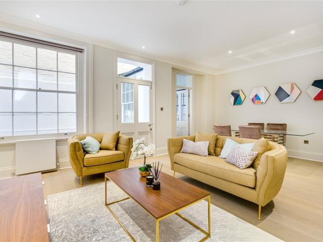 1 bedroom property in Queens Gate Terrace, South Kensington, London, SW7 £5,500 pcm | Chestertons