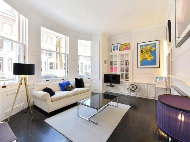 1 bedroom property in Roland Gardens, South Kensington, London, SW7 £3,358 pcm | Chestertons