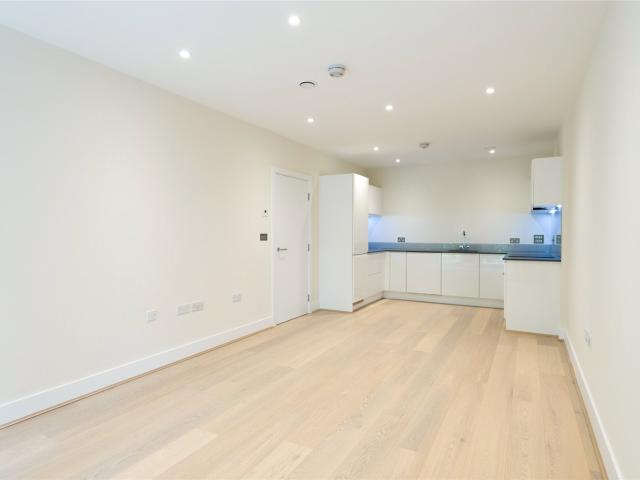 1 bedroom property in Ravilious House, 273 King Street, Hammersmith, London, W6 £2,500 pcm | Chestertons