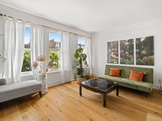 1 bedroom property in Radipole Road, London, SW6 £2,400 pcm | Chestertons