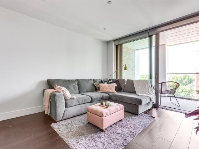 1 bedroom property in Radley House, 10 Palmer Road, London, SW11 £3,500 pcm | Chestertons